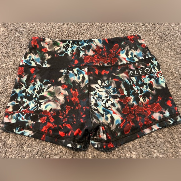 Fleo | Shorts | Fleo Rare Discontinued Pattern Power High Rise Original ...